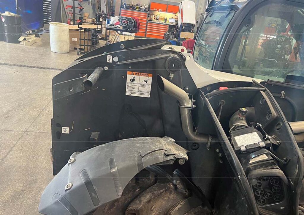 [Auction]: 2019 Bobcat V519 Telehandler | Minnesota | damaged | CAG