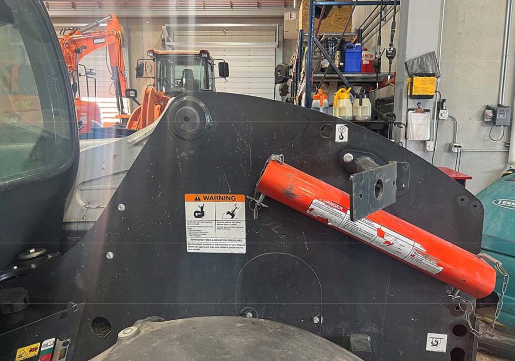 [Auction]: 2019 Bobcat V519 Telehandler | Minnesota | damaged | CAG