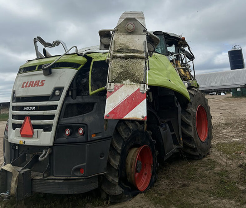 [Auction]: 2021 Claas 990 Harvester | Wisconsin | damaged | CAG