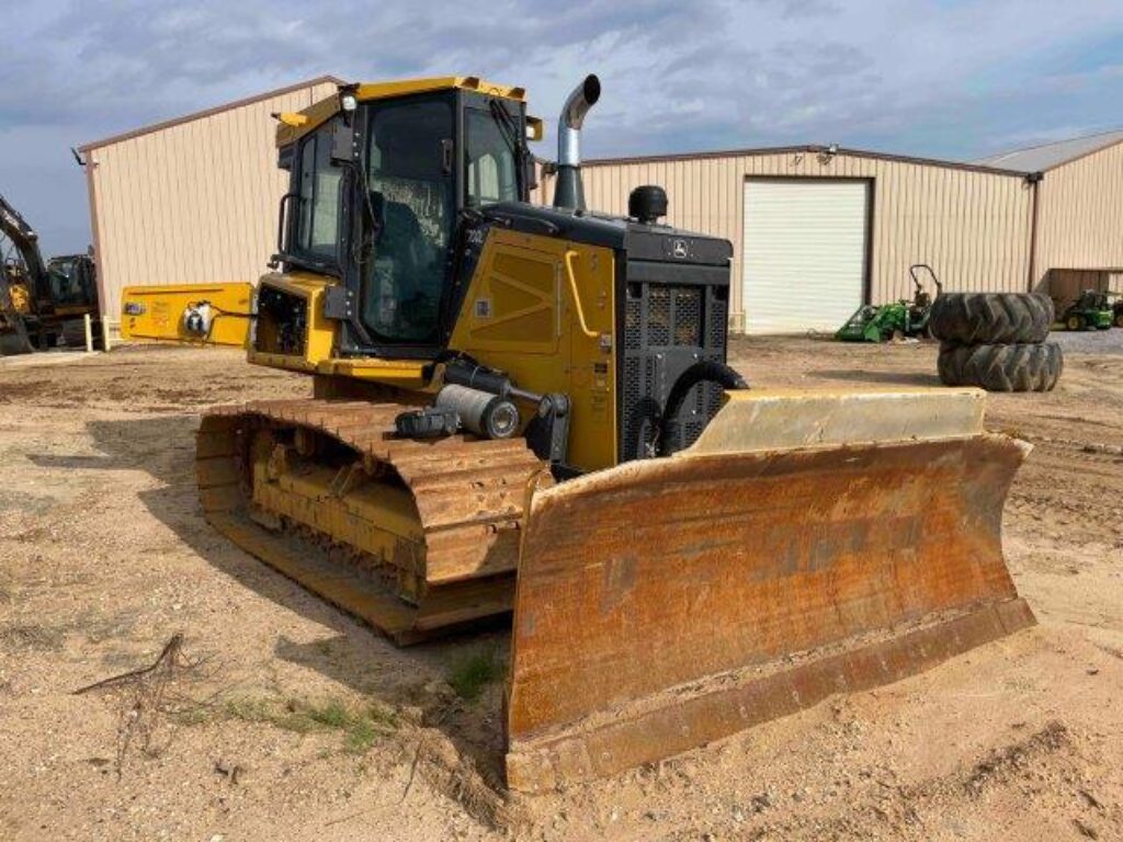 [Auction]: 2023 John Deere 700L LGP Dozer | CAG