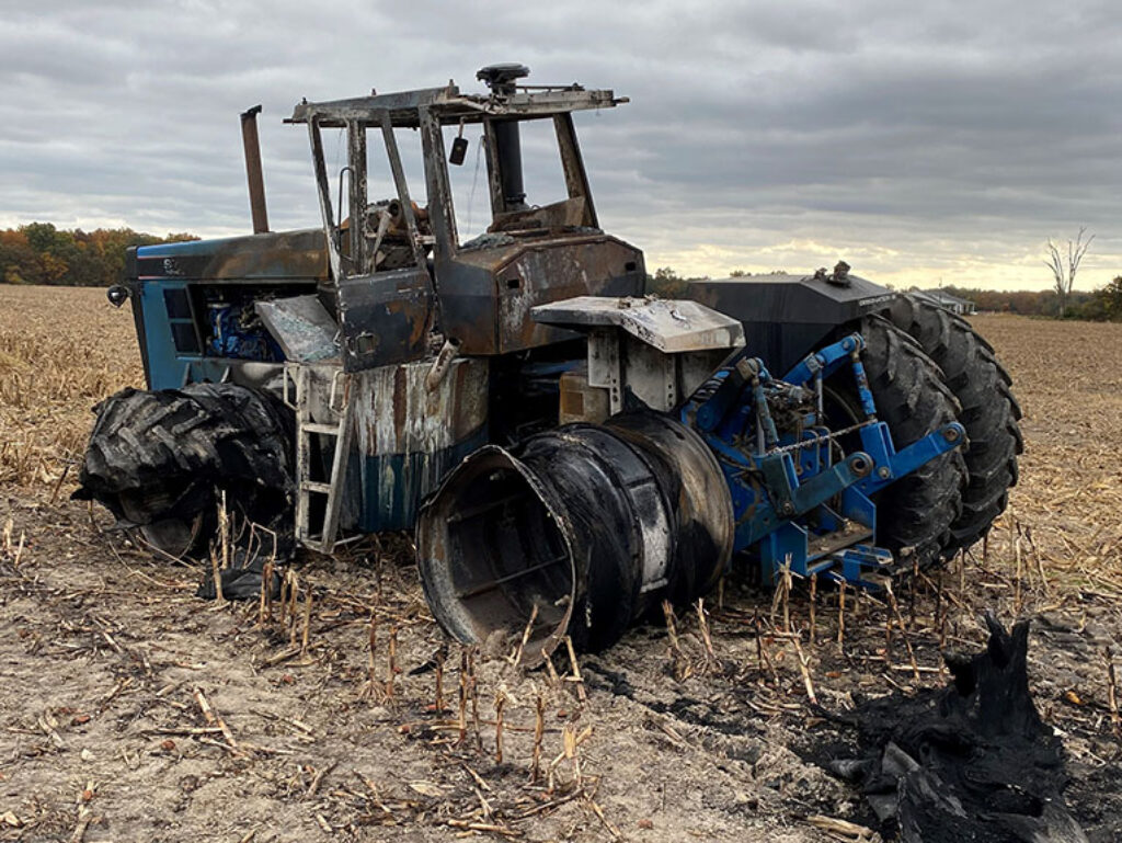[Auction]: 1991 Ford Versatile 976 Tractor - CAG