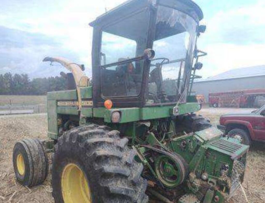 [Auction]: John Deere 5830 Chopper and Kemper 3000 Head | Indiana ...