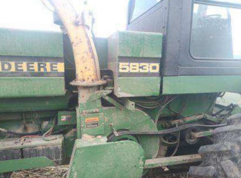 [Auction]: John Deere 5830 Chopper and Kemper 3000 Head | Indiana ...