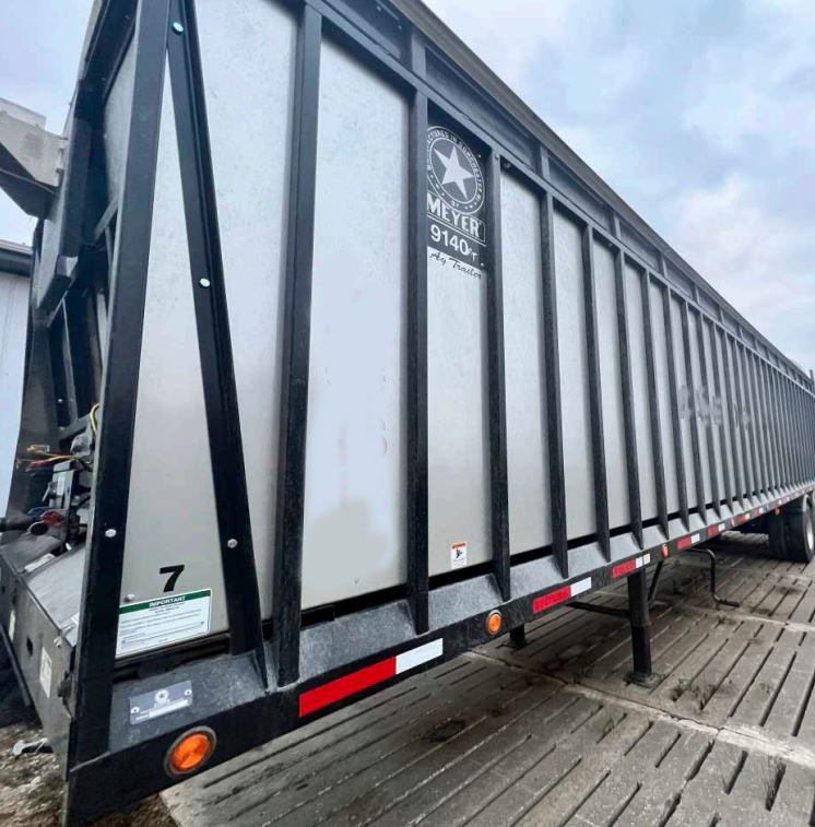 [Auction]: 2023 Meyer 9140 Boss RT Ag Trailer - CAG