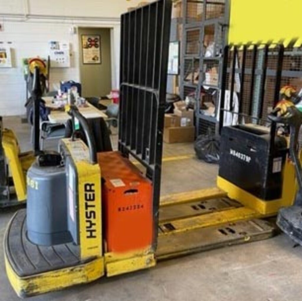 [Auction]: 2006 Hyster B60Z Forklift | VIN: A230N04661D | used | CAG