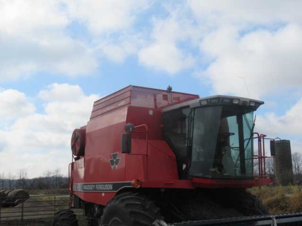 [Auction]: 1998 Massey Ferguson 8780 Combine | Iowa | damaged | CAG