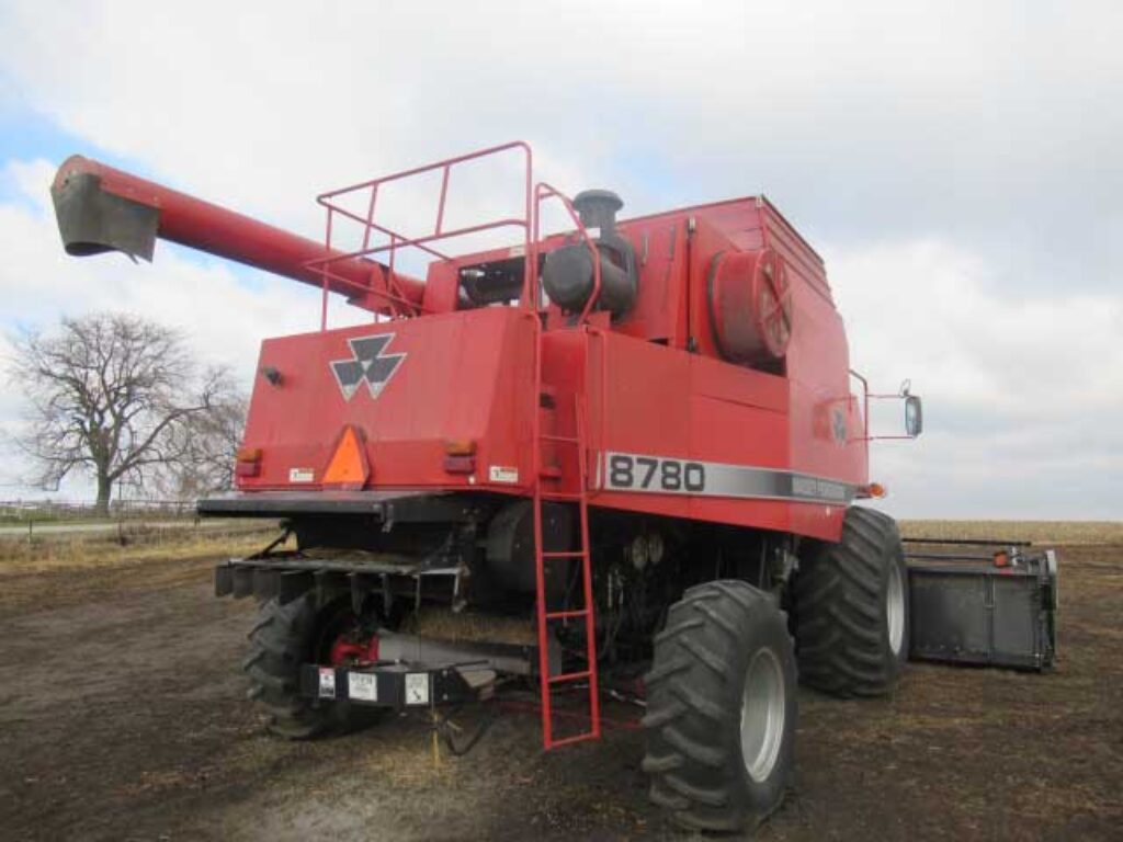 [Auction]: 1998 Massey Ferguson 8780 Combine | Iowa | damaged | CAG