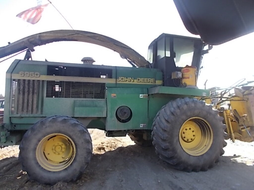[Auction]: 2000 John Deere 6950 Forage Harvester with 2001 Kemper 345 6 ...