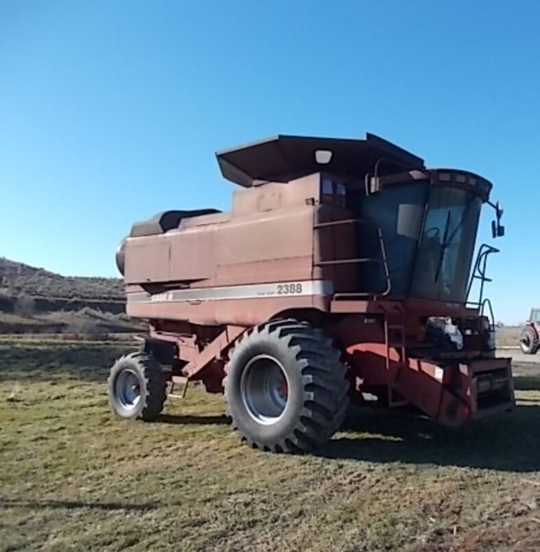 [Auction]: 1999 Case IH 2388 Combine | Hours: est. 3,855; Separator ...
