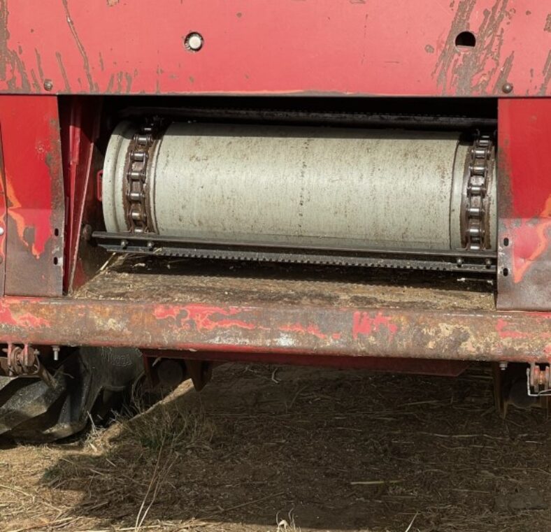 [Auction]: 1996 CASE International 2166 Combine | CAG