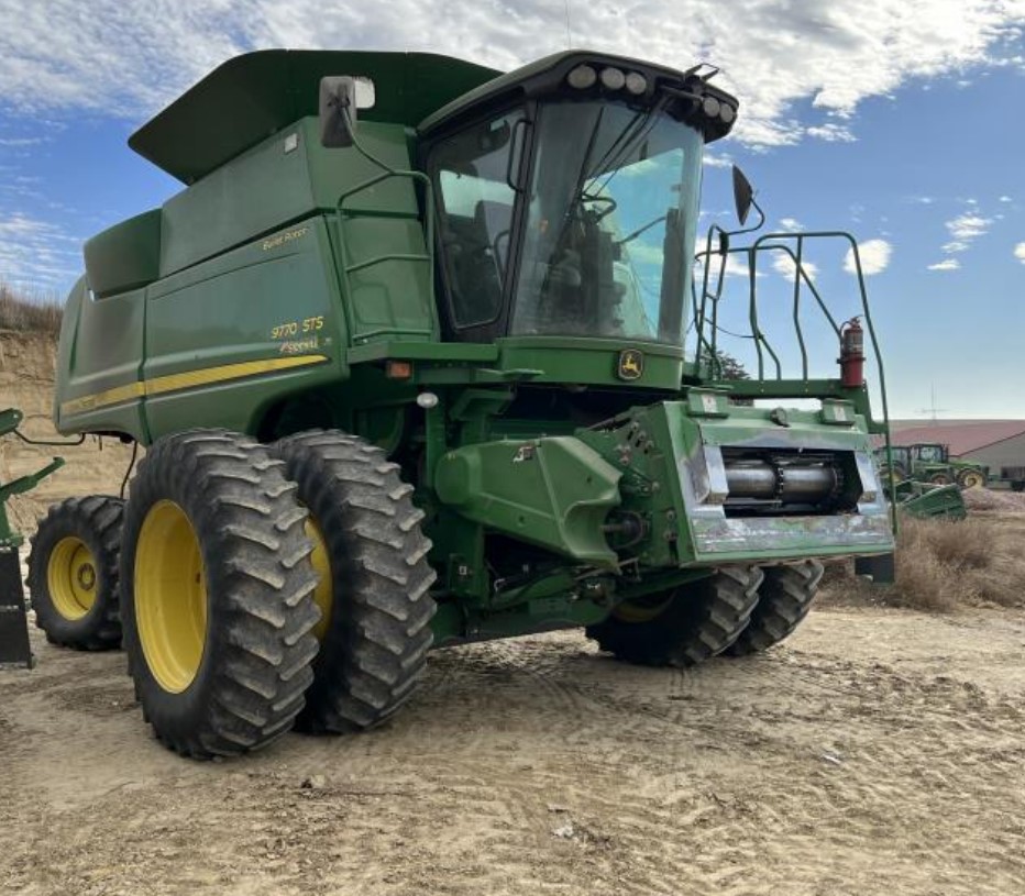 [Auction]: 2009 John Deere 9770 Combine - CAG