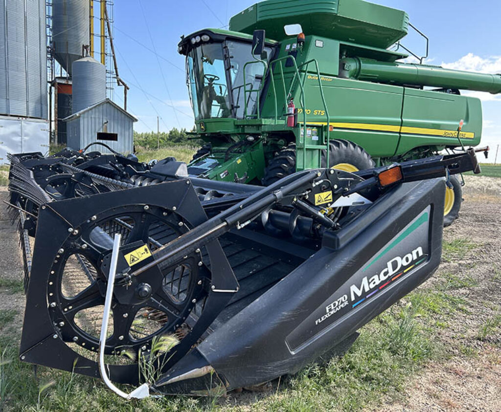 [Auction]: 2012 MacDon FD70 FlexDraper Header - CAG