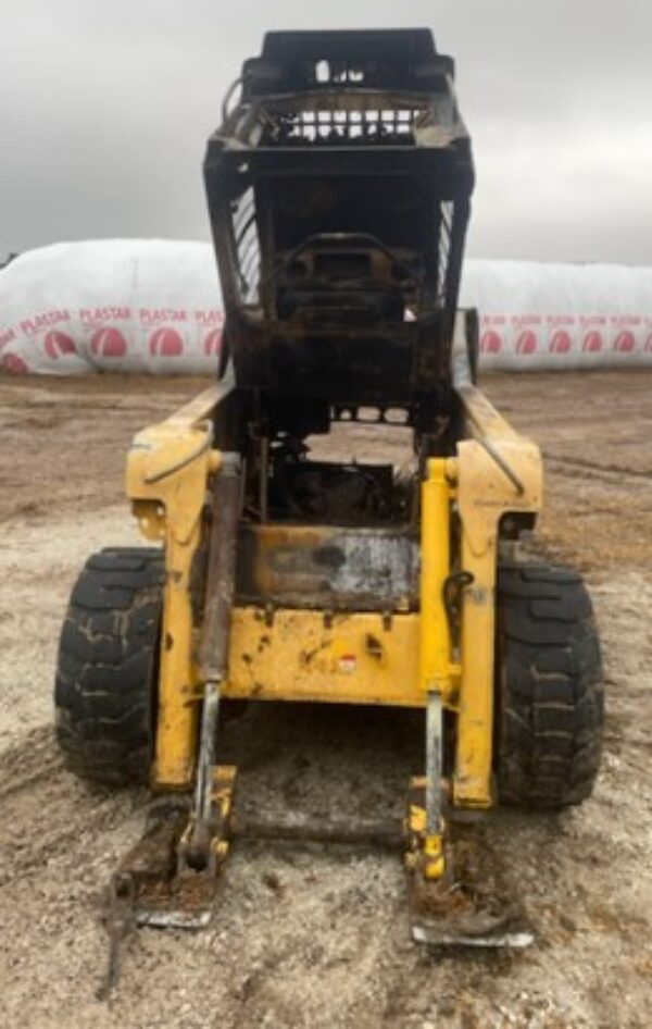 [Auction]: 2006 Gehl 5640 Skid Steer | damaged | CAG