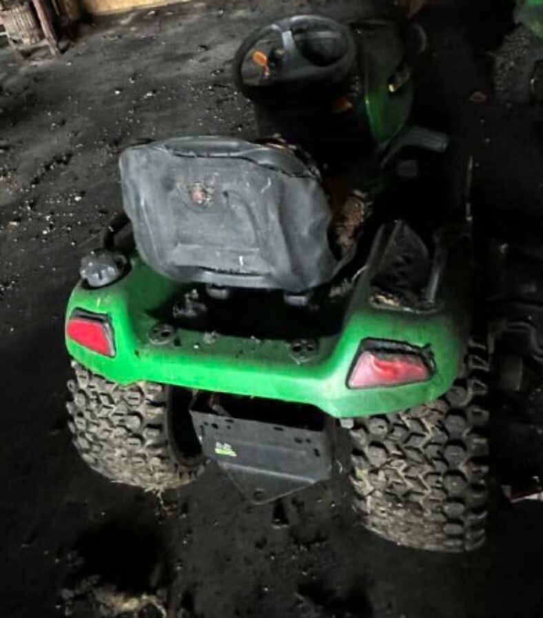 [Auction]: 2011 John Deere X530 Series Lawn Tractor | damaged | CAG