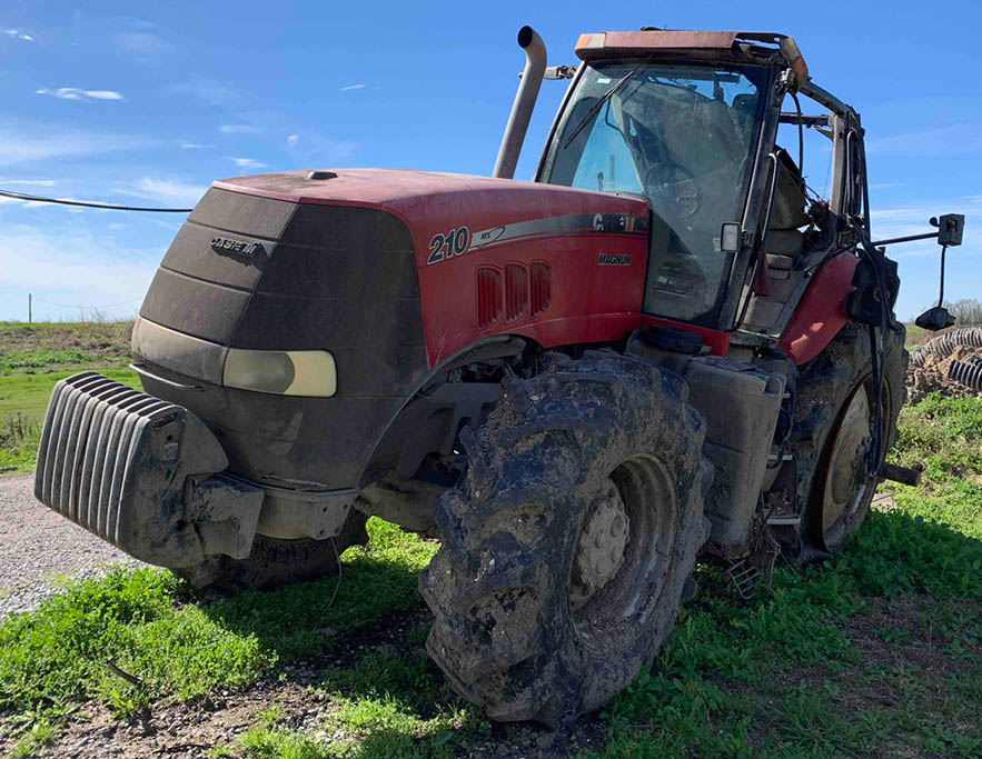 [Auction]: 2014 CASE IH Magnum 210 Tractor | damaged | CAG