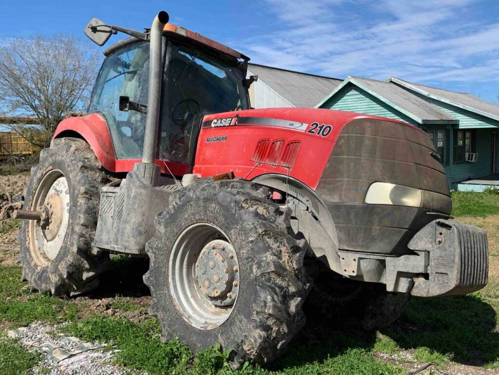 [Auction]: 2014 CASE IH Magnum 210 Tractor | damaged | CAG