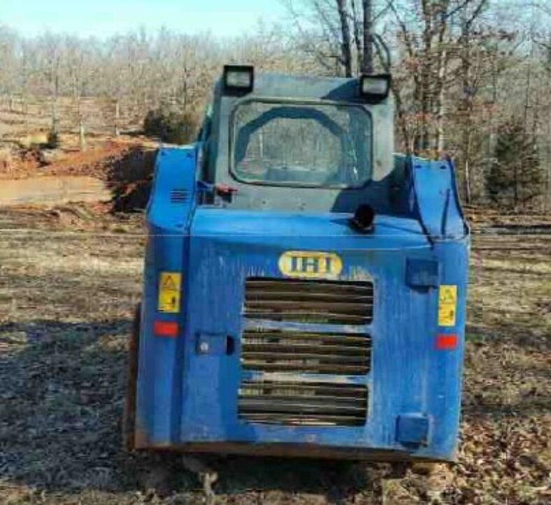 [Auction]: 2017 IHI CL35 Skid Steer | est. 1174 hours miles | damaged | CAG