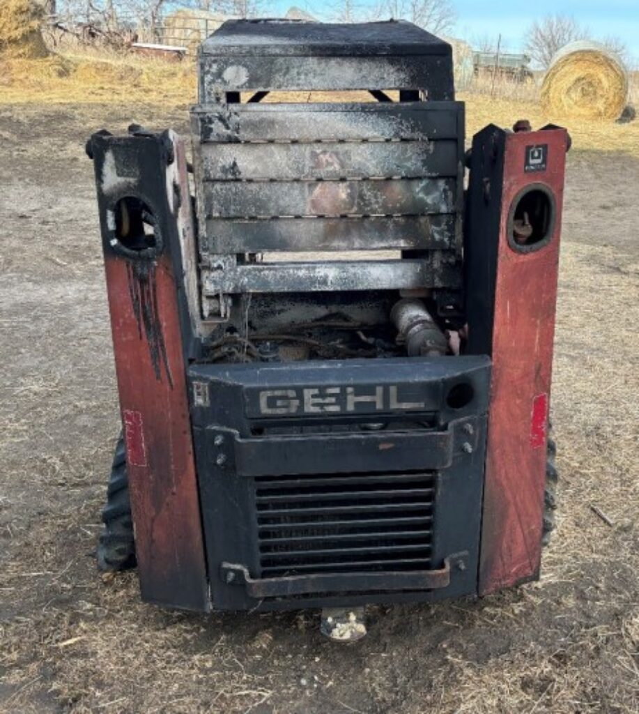 [Auction]: Gehl 3510 Skid Steer | Iowa | damaged | CAG