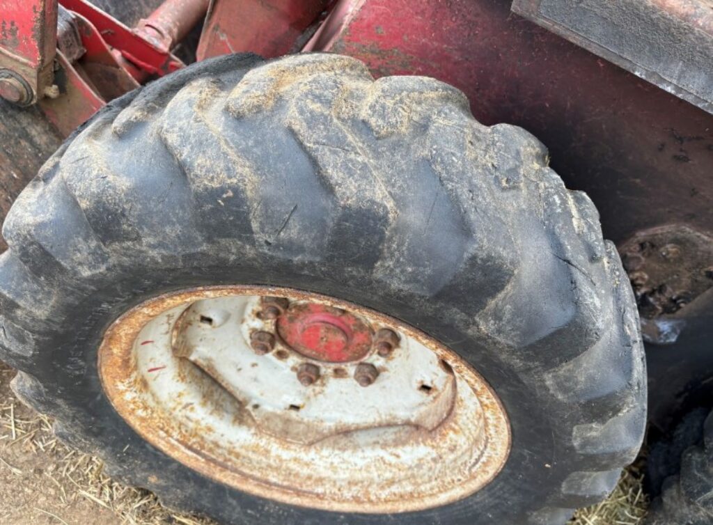 [Auction]: Gehl 3510 Skid Steer | Iowa | damaged | CAG