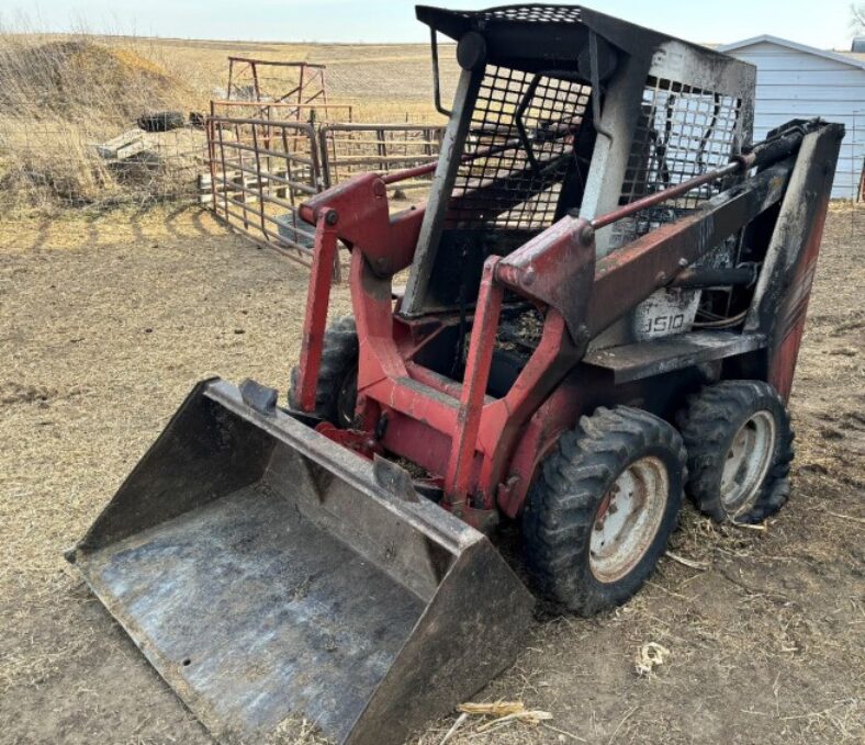 [Auction]: Gehl 3510 Skid Steer | Iowa | damaged | CAG