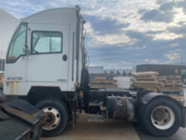 [Auction]: 2014 Autocar ACTT42 Yard Spotter | VIN: 516G4G417EH217305 ...