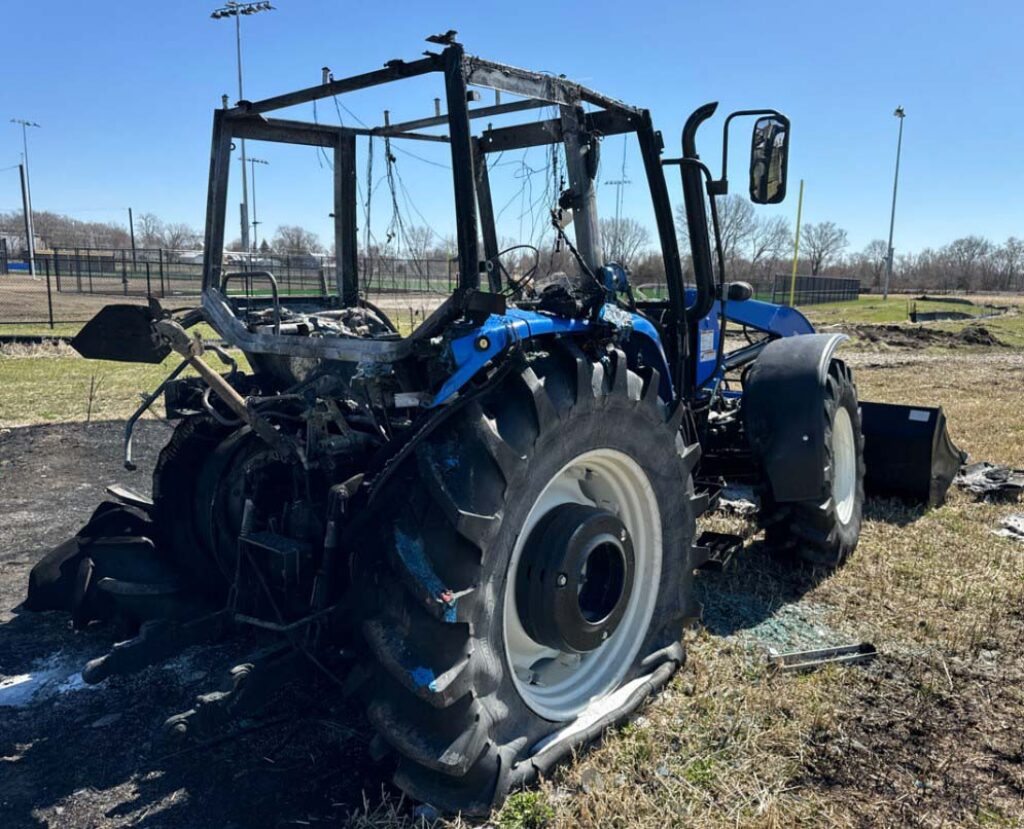 [Auction]: 2012 New Holland T5060 Tractor | Iowa | damaged | CAG