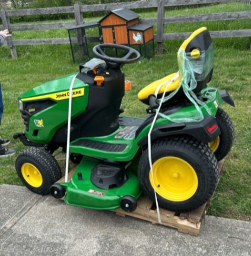 [Auction]: 2024 John Deere S180 54 in. 24 HP V-Twin ELS Gas Hydrostatic ...