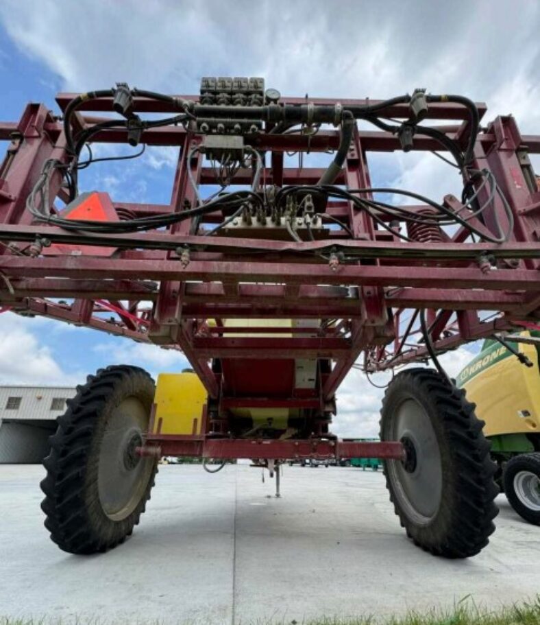 [Auction]: 2009 Hardi Navigator 4000 Sprayer | Iowa | damaged | CAG