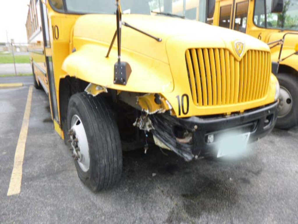 [Auction]: 2006 International-Navistar CE300 School Bus | CAG