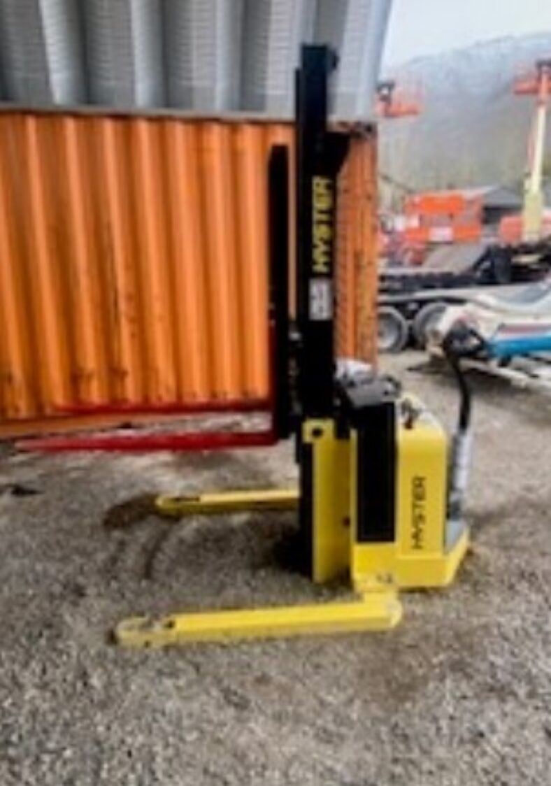 [Auction]: 2024 Hyster W25ZA2 Pallet Stacker | Wyoming | damaged | CAG