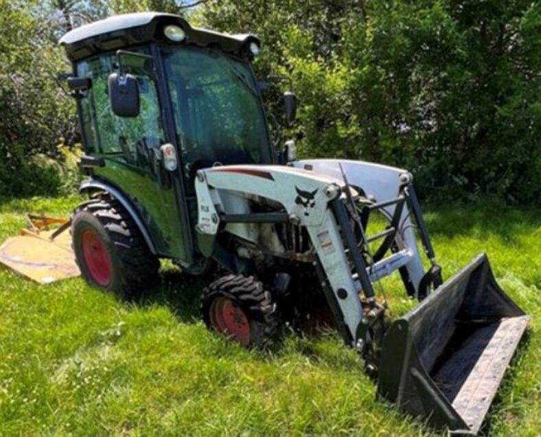 [Auction]: 2022 Bobcat CT2540 Tractor | est. 202 hours miles | damaged ...