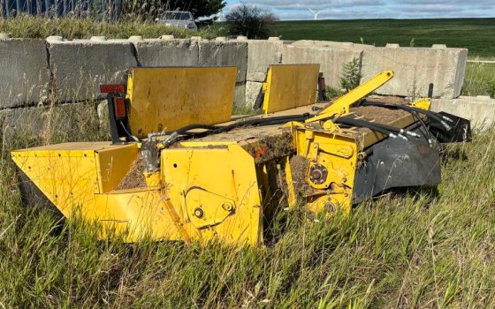 [Auction]: 2014 New Holland Durabine 416 Header - CAG