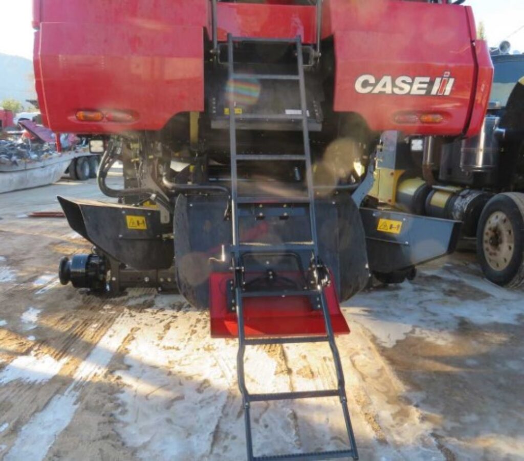 [Auction]: 2025 CASE IH 9260 Combine | est. 0 hours miles | damaged | CAG
