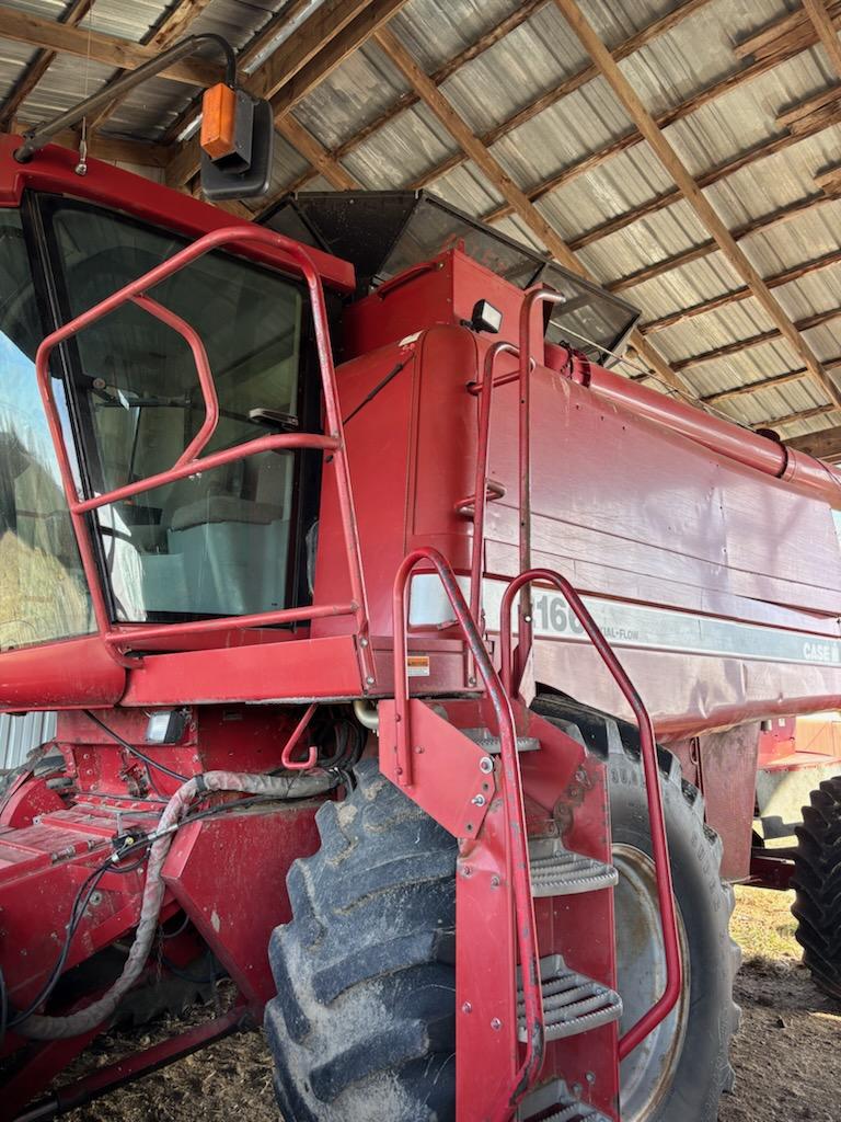 [Auction]: 1995 CASE IH 2166 Combine | Engine hours: est 7,008 ...