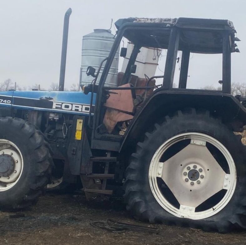 [Auction]: 1994 Ford 7740 Tractor | est 3,200 hours miles | damaged | CAG