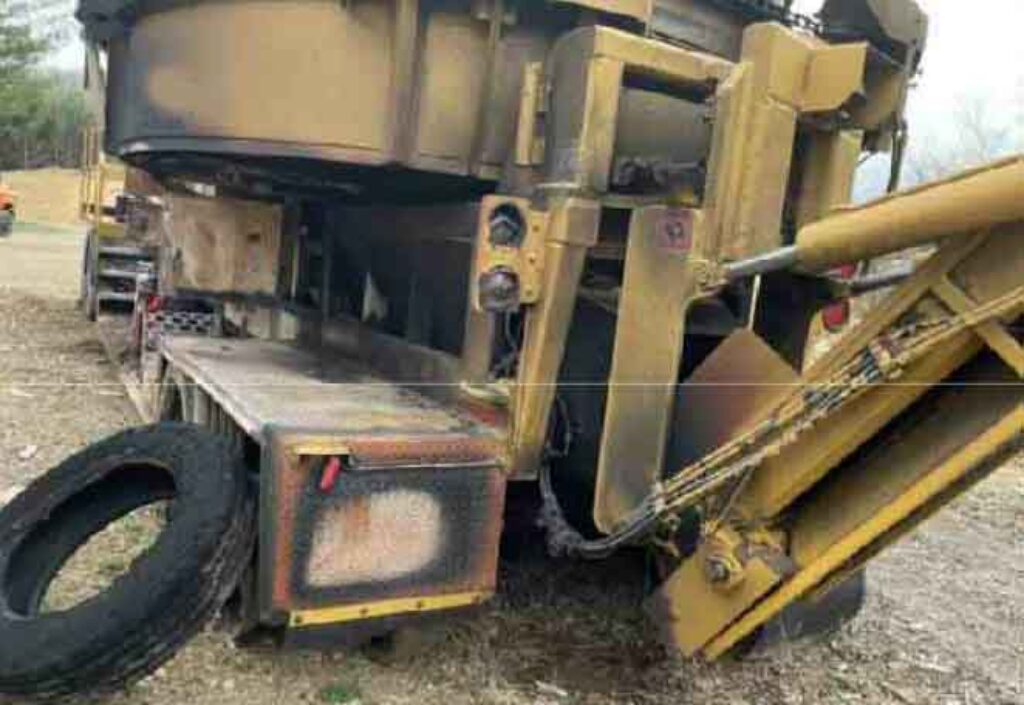 [Auction]: 2019 Mighty Giant 4100 Tub Grinder | Virginia | damaged | CAG