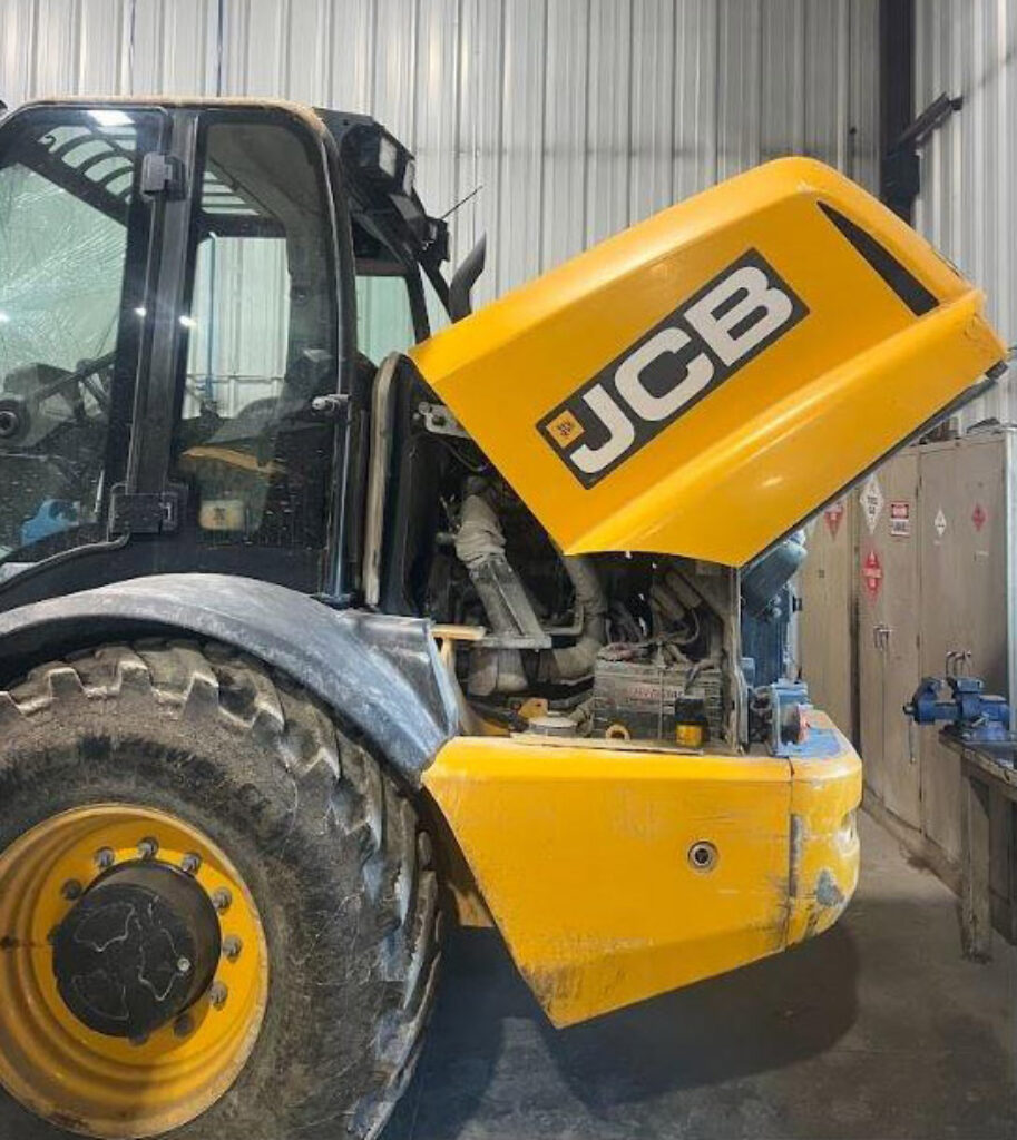 [Auction]: 2019 JCB TM420 Articulated Telescopic Handler | est. 4,000 hours miles | damaged | CAG