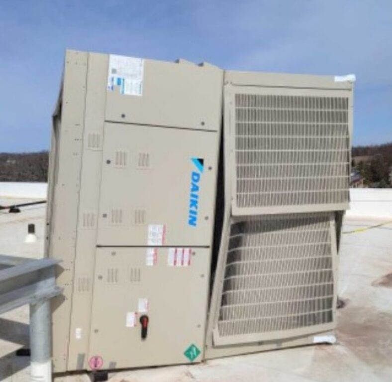 [Auction]: Daikin Trailblazer AGZ 140E Air Cooled Scroll Chillers ...