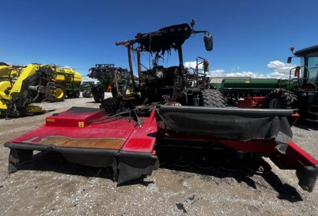 [Auction]: 2023 Massey Ferguson WR265 Swather | Texas | damaged | CAG