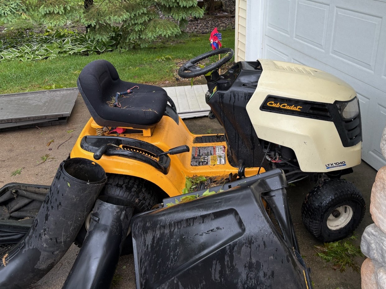 [Auction]: Cub Cadet LTX 1040 Lawn Mower | Michigan | damaged | CAG
