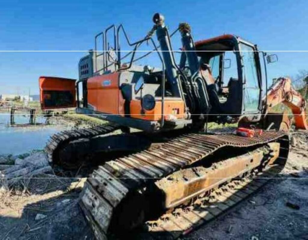 [Auction]: 2022 Doosan DX420LC Excavator | est. 3,000 hours miles ...