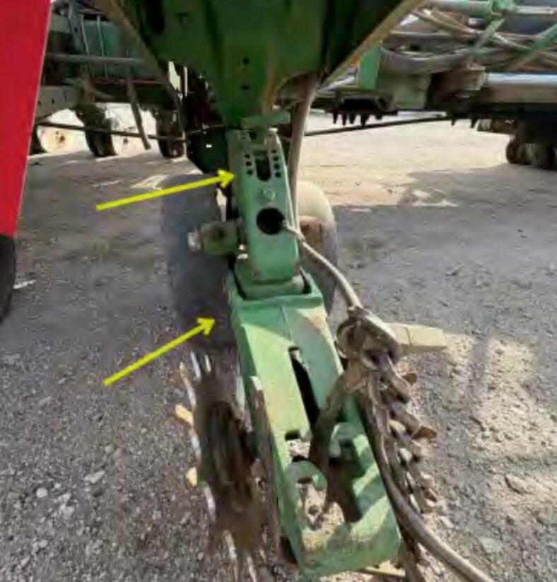 [Auction]: 2001 John Deere 1770 Planter | Nebraska | damaged | CAG