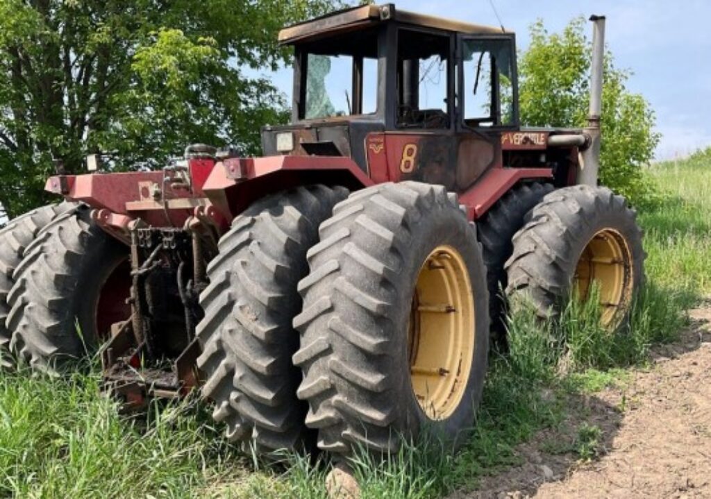 [Auction]: Versatile 895 Tractor | est. 7,000 hours miles | damaged | CAG