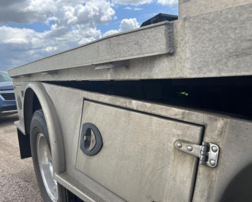 [Auction]: CM Truck Bed | South Dakota | damaged | CAG