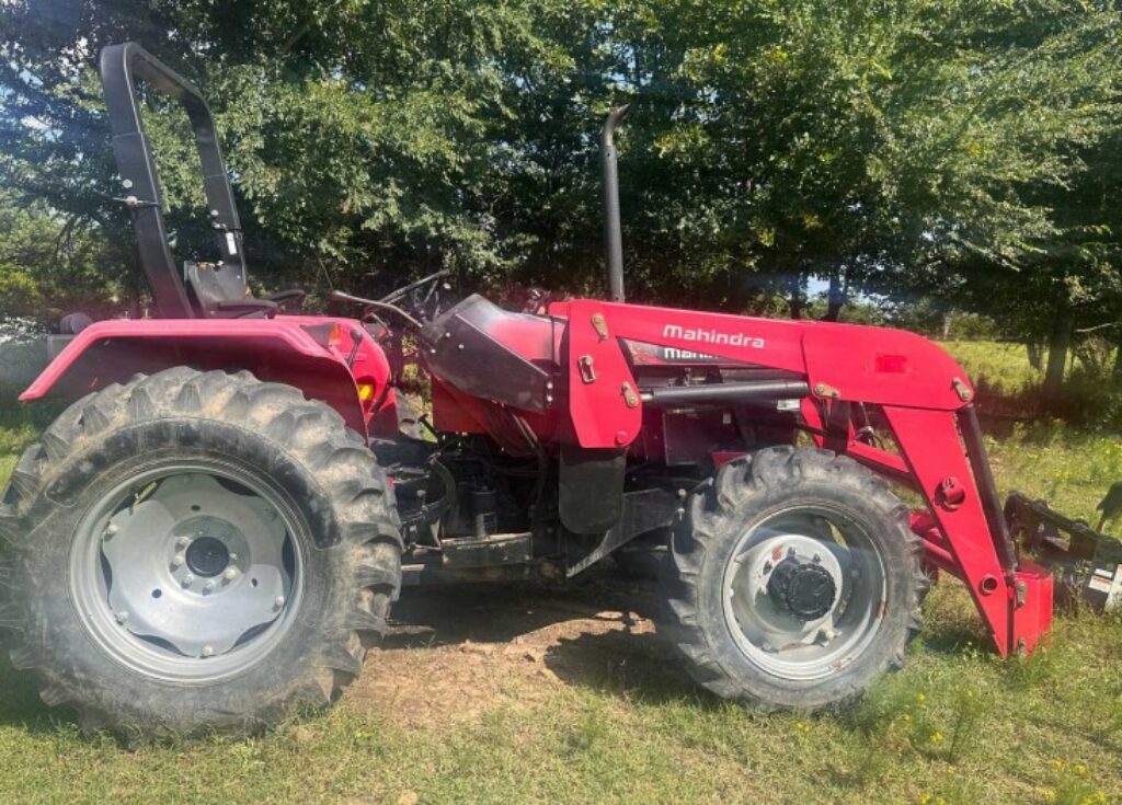 [Auction]: 2019 Mahindra 5555 Tractor with 5565 Loader | est. 240 hours ...