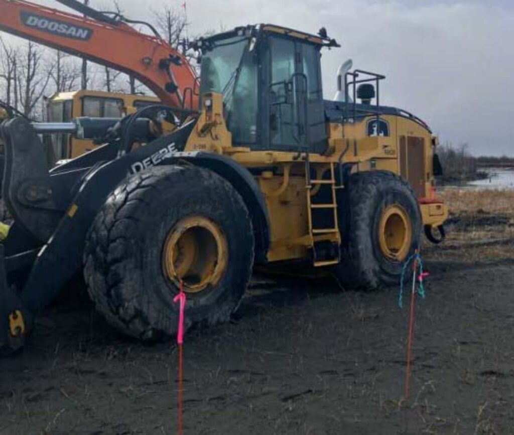 [Auction]: 2020 Deere 744L Wheel Loader | est 2,034 miles | damaged | CAG