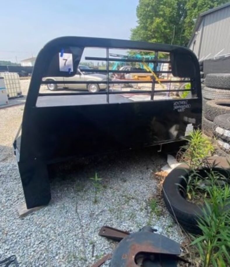 [Auction]: CM Truck Beds | Indiana | damaged | CAG
