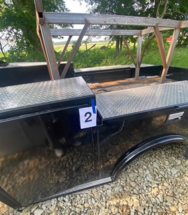 [Auction]: CM Truck Beds | Indiana | damaged | CAG