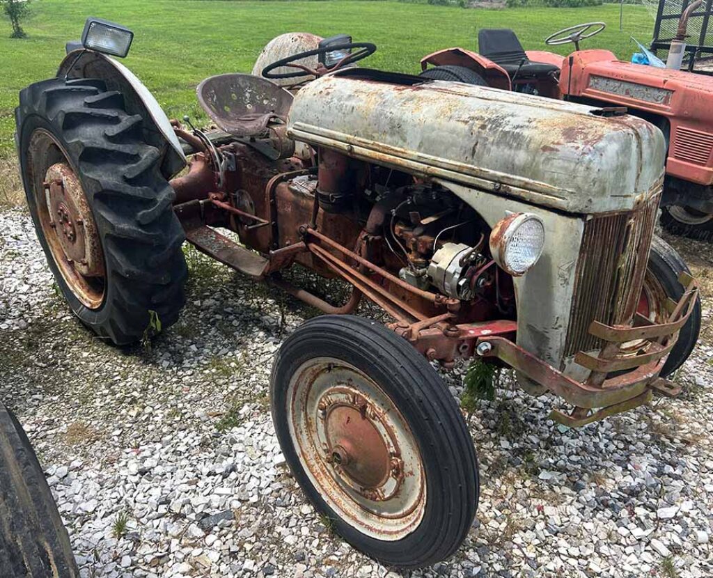 [Auction]: Ford 9N Tractor | Kentucky | damaged | CAG
