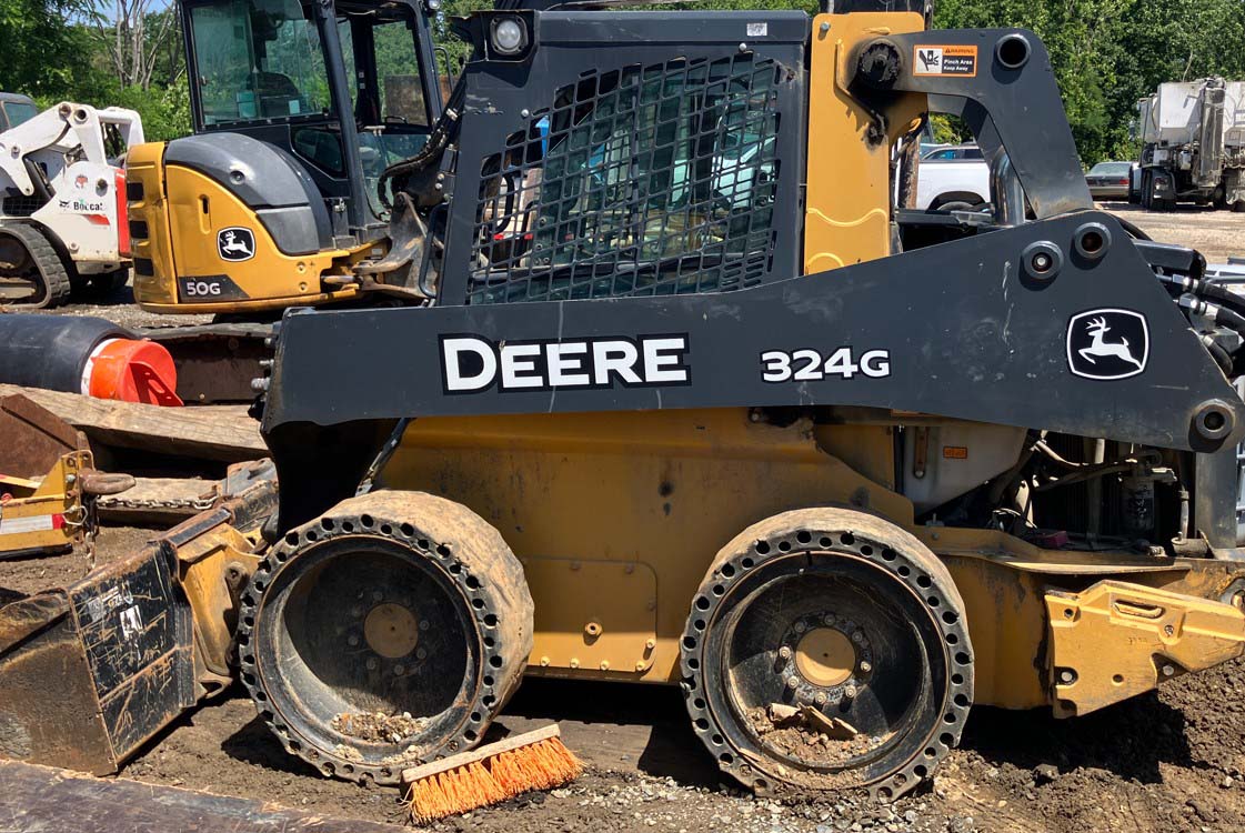 [Auction]: 2019 John Deere 324G Skid Steer | est. 1,985 hours miles ...